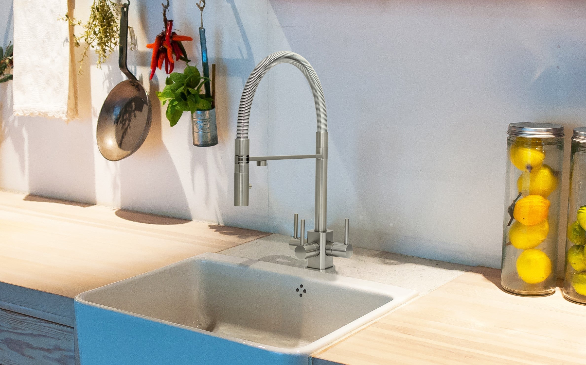 How To Choose Taps For Your New Kitchen – Hommix UK